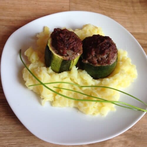 Gefüllte Zucchini mit Hack - Kinder, kommt essen!